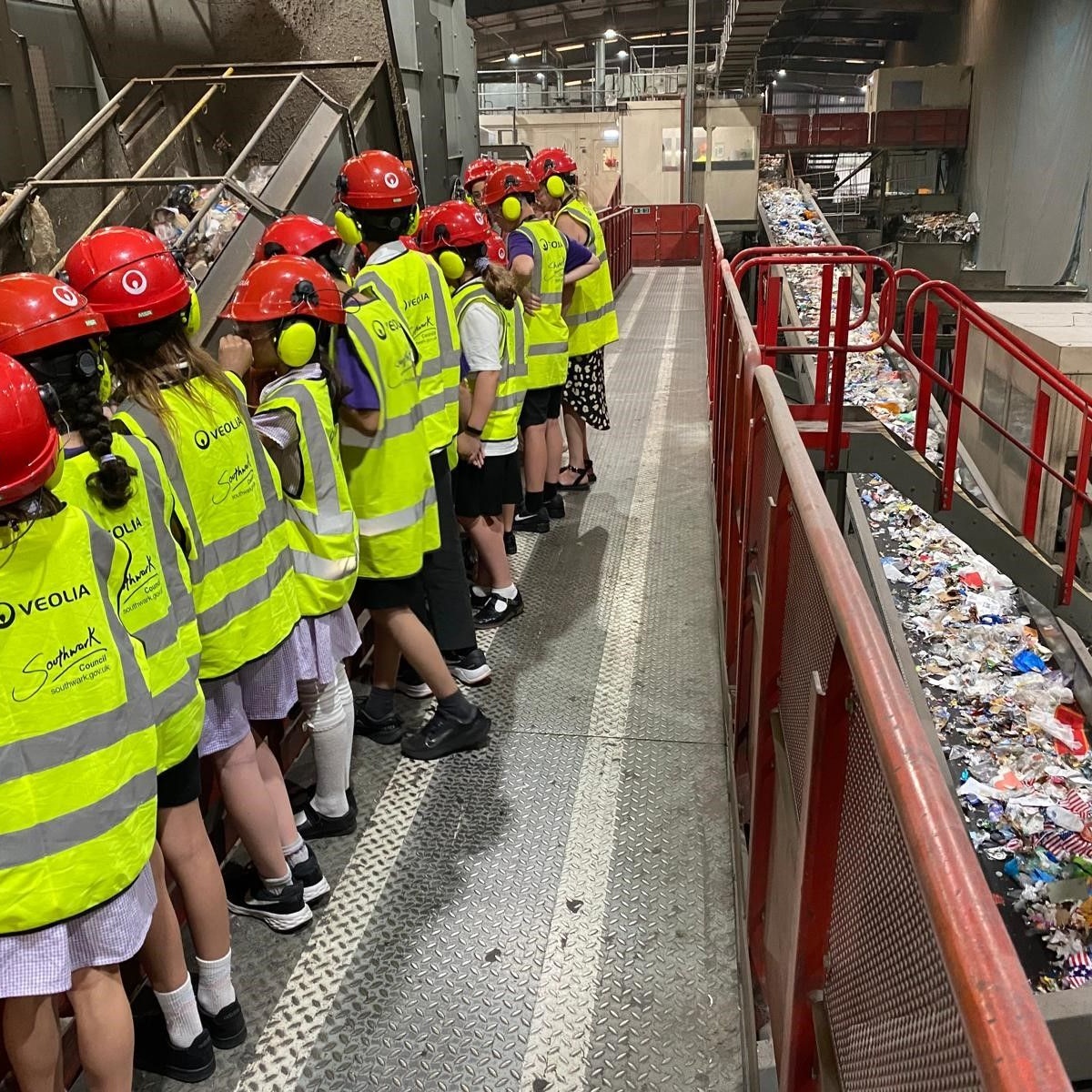 Dorchester Primary - Eco council visit to Veolia recycling facility.
